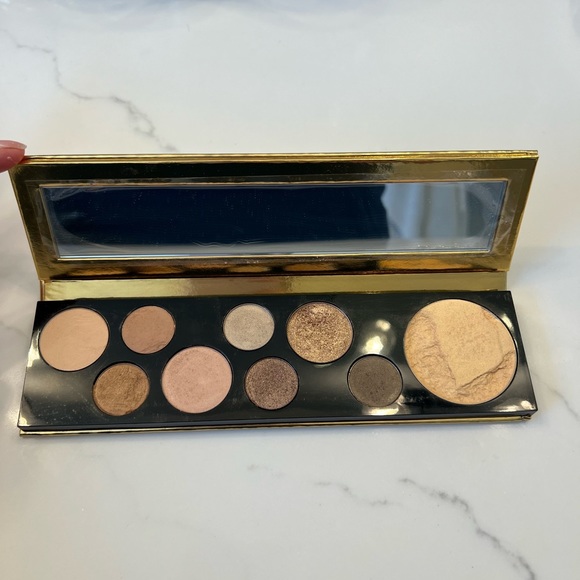 MAC Cosmetics | Makeup | Mac Power Hungry Eyeshadow Pallet | Poshmark